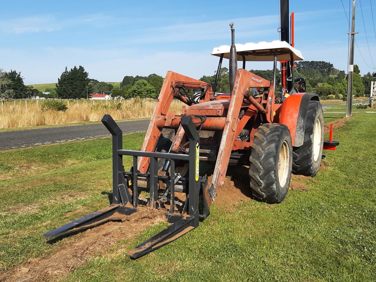 Fencer Forks 2 Ton - Tractor Forks - Kyne Equipment